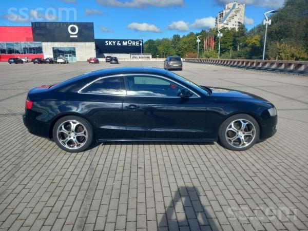 Black Audi A5 2009 in Riga, with an engine capacity of 2.00 L and mileage of 203 thousand km for 5800 €, photo 3 on AUTOMOTO.COM.LV