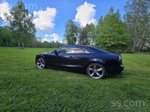 Melns Audi A5 2009 Rīga, ar dzinēja tilpumu 2.00 L un nobraukumu 430 tūkst. km par 5500 €, foto 8 vietnē AUTOMOTO.COM.LV