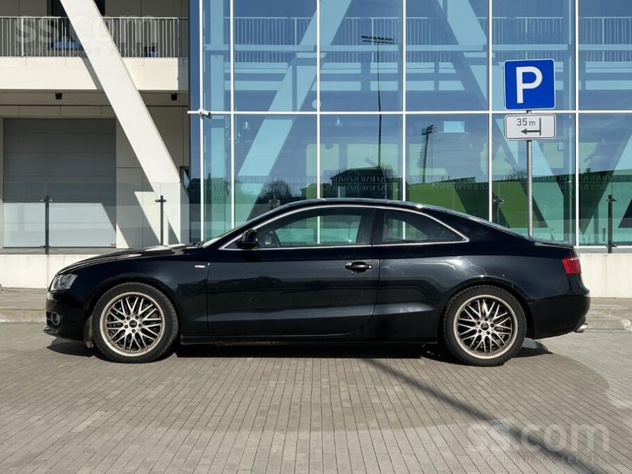 Black Audi A5 2009 in Riga, with an engine capacity of 3.00 L and mileage of 340 thousand km for 5850 €, photo 8 on AUTOMOTO.COM.LV