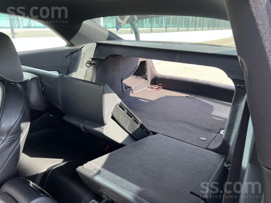 Black Audi A5 2009 in Riga, with an engine capacity of 3.00 L and mileage of 340 thousand km for 5850 €, photo 12 on AUTOMOTO.COM.LV