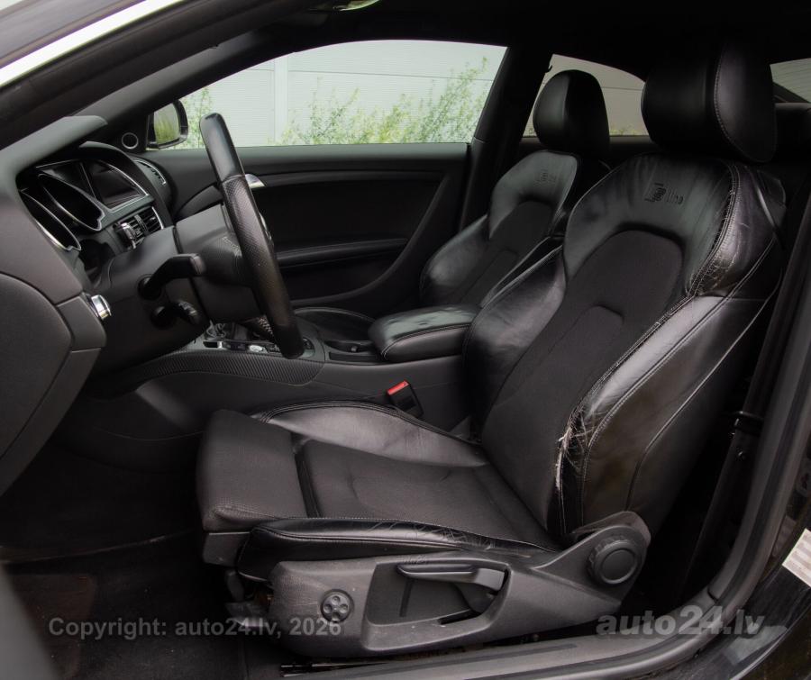 Melns Audi A5 2009 Tallina, ar dzinēja tilpumu 2.70 L un nobraukumu 373 tūkst. km par 5700 €, foto 10 vietnē AUTOMOTO.COM.LV