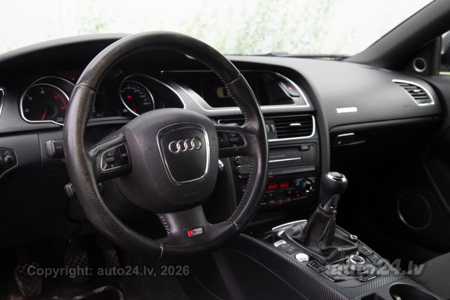 Melns Audi A5 2009 Tallina, ar dzinēja tilpumu 2.70 L un nobraukumu 373 tūkst. km par 5700 €, foto 14 vietnē AUTOMOTO.COM.LV