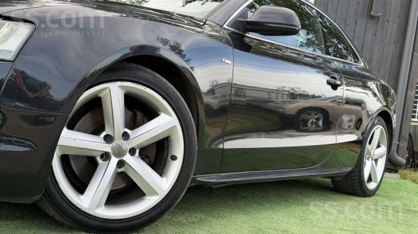 Black Audi A5 2009 in Riga, with an engine capacity of 3.00 L and mileage of 336 thousand km for 6250 €, photo 3 on AUTOMOTO.COM.LV