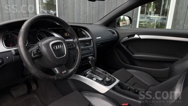 Black Audi A5 2009 in Riga, with an engine capacity of 3.00 L and mileage of 336 thousand km for 6250 €, photo 8 on AUTOMOTO.COM.LV