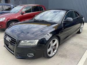 Black Audi A5 2009 in Klaipeda, with an engine capacity of 2.97 L and mileage of 407 thousand km for 3300 €, photo 5 on AUTOMOTO.COM.LV