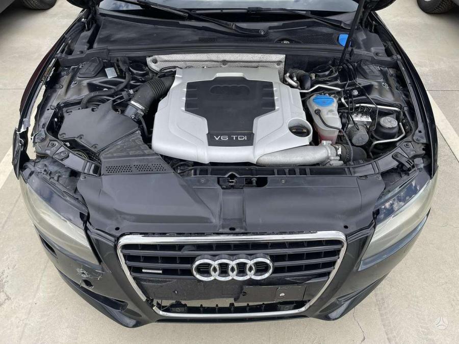 Black Audi A5 2009 in Klaipeda, with an engine capacity of 2.97 L and mileage of 407 thousand km for 3300 €, photo 9 on AUTOMOTO.COM.LV