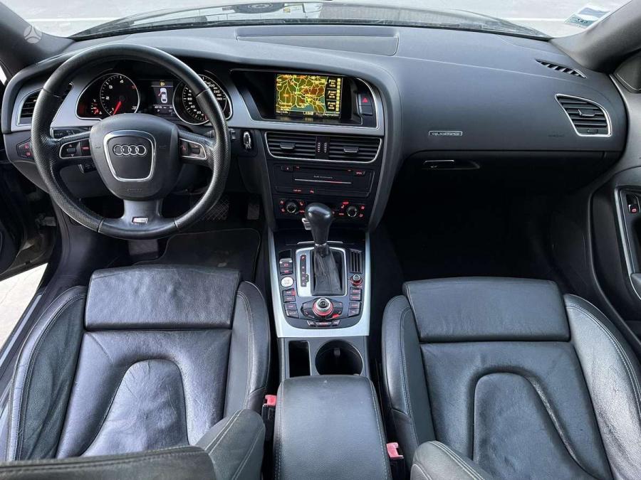 Black Audi A5 2009 in Klaipeda, with an engine capacity of 2.97 L and mileage of 407 thousand km for 3300 €, photo 13 on AUTOMOTO.COM.LV