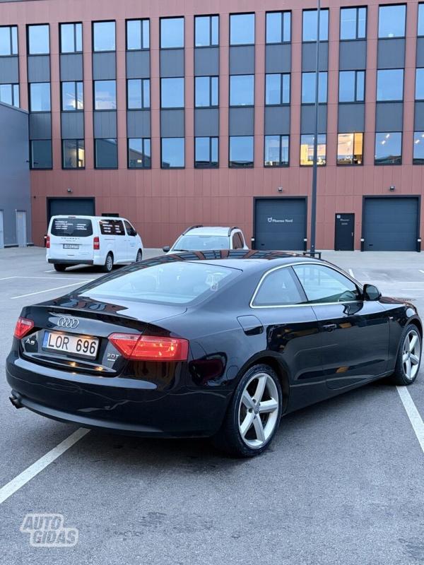 Melns Audi A5 2009 Viļņa, ar dzinēja tilpumu 2.00 L un nobraukumu 290 tūkst. km par 2500 €, foto 6 vietnē AUTOMOTO.COM.LV