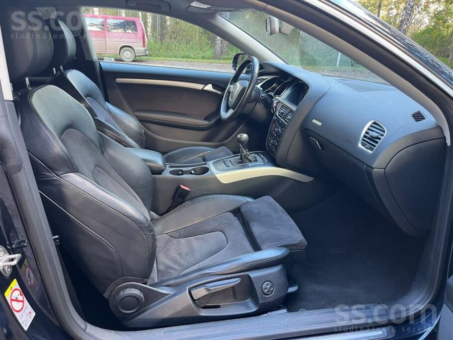 Black Audi A5 2009 in Riga, with an engine capacity of 2.00 L and mileage of 0 thousand km for 6799 €, photo 23 on AUTOMOTO.COM.LV