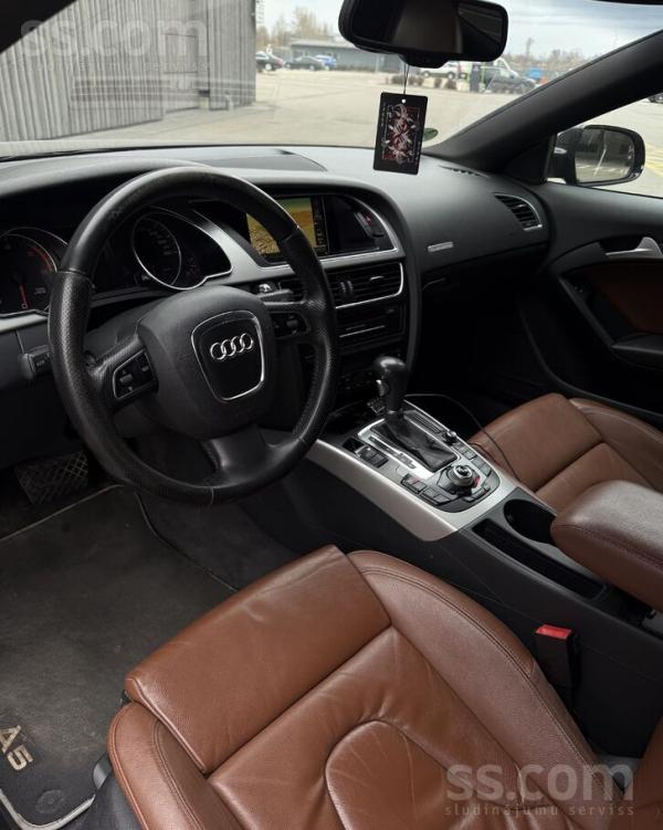 Black Audi A5 2010 in Riga, with an engine capacity of 3.00 L and mileage of 350 thousand km for 7489 €, photo 3 on AUTOMOTO.COM.LV