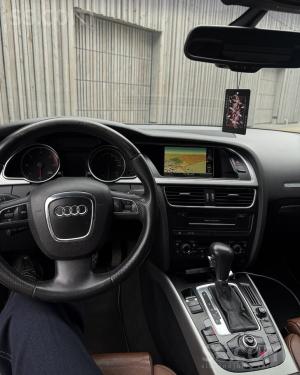 Black Audi A5 2010 in Riga, with an engine capacity of 3.00 L and mileage of 350 thousand km for 7489 €, photo 6 on AUTOMOTO.COM.LV