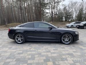 Melns Audi A5 2010 Rīga, ar dzinēja tilpumu 2.00 L un nobraukumu 394 tūkst. km par 5800 €, foto  vietnē AUTOMOTO.COM.LV