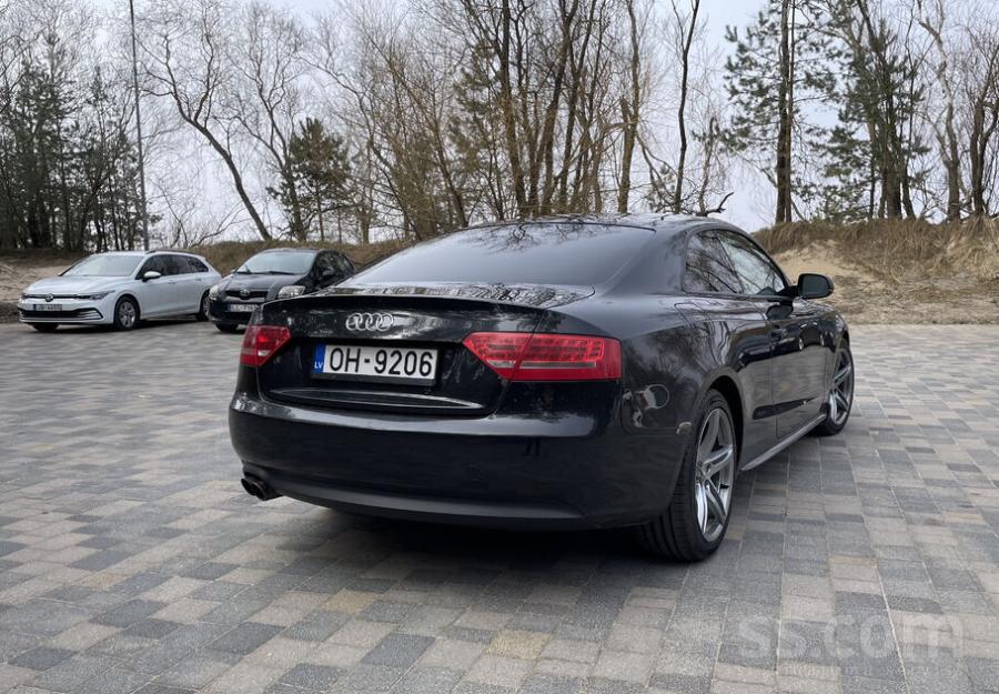 Black Audi A5 2010 in Riga, with an engine capacity of 2.00 L and mileage of 394 thousand km for 5800 €, photo 5 on AUTOMOTO.COM.LV