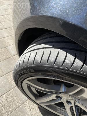 Black Audi A5 2010 in Riga, with an engine capacity of 2.00 L and mileage of 394 thousand km for 5800 €, photo 9 on AUTOMOTO.COM.LV
