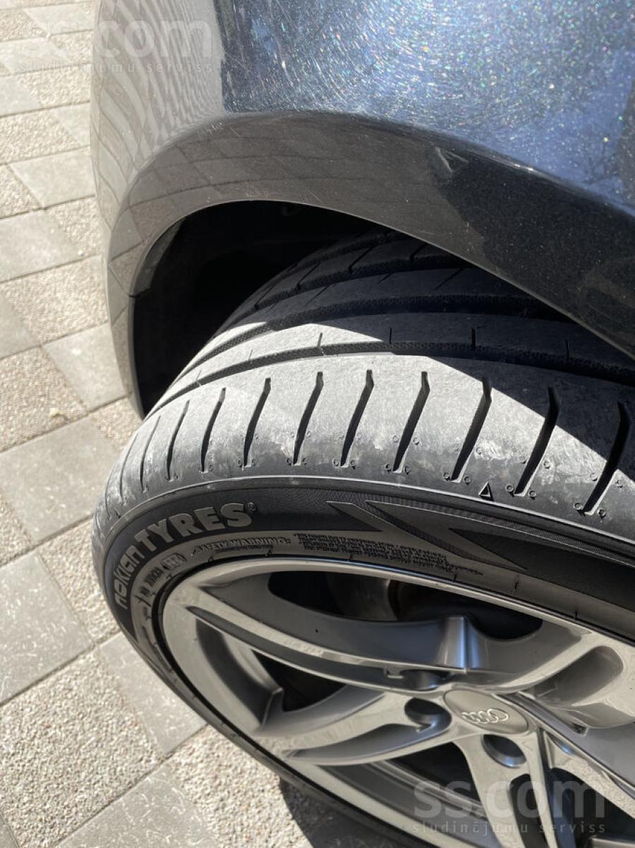 Black Audi A5 2010 in Riga, with an engine capacity of 2.00 L and mileage of 394 thousand km for 5800 €, photo 9 on AUTOMOTO.COM.LV