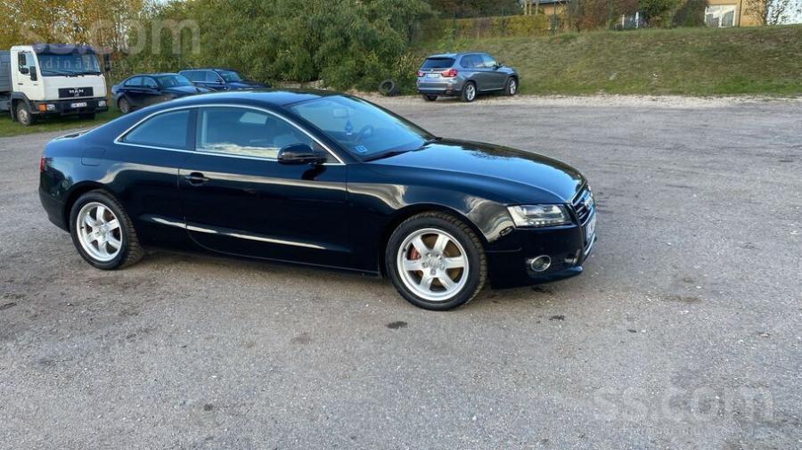 Black Audi A5 2010 in Riga, with an engine capacity of 3.00 L and mileage of 288 thousand km for 7500 €, photo 3 on AUTOMOTO.COM.LV