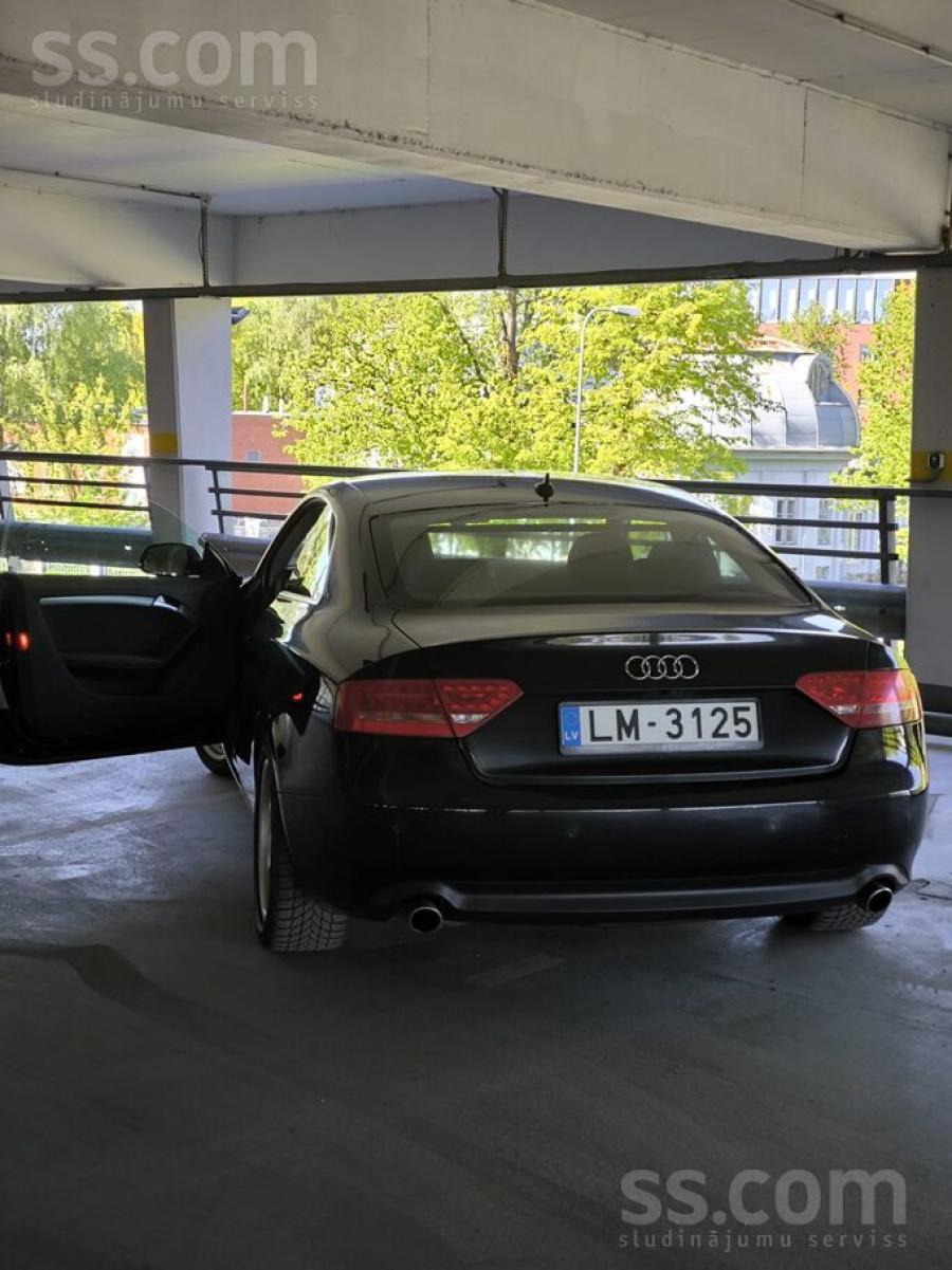 Black Audi A5 2010 in Riga, with an engine capacity of 3.00 L and mileage of 288 thousand km for 7500 €, photo 5 on AUTOMOTO.COM.LV