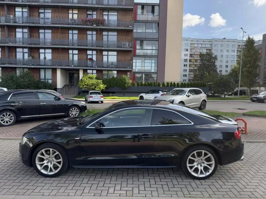 Black Audi A5 2010 in Riga, with an engine capacity of 3.00 L and mileage of 390 thousand km for 8490 €, photo 4 on AUTOMOTO.COM.LV