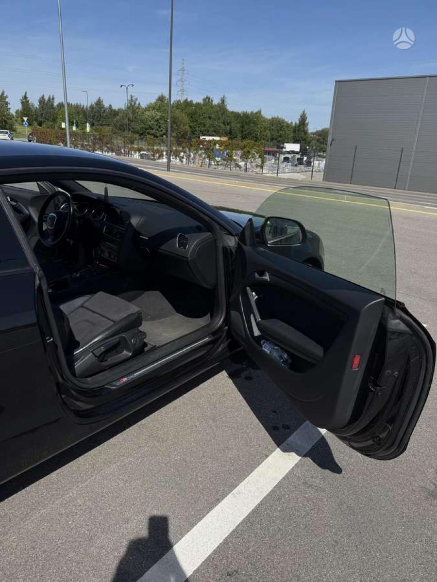 Melns Audi A5 2010 Kauņa, ar dzinēja tilpumu 1.98 L un nobraukumu 214 tūkst. km par 5000 €, foto 5 vietnē AUTOMOTO.COM.LV