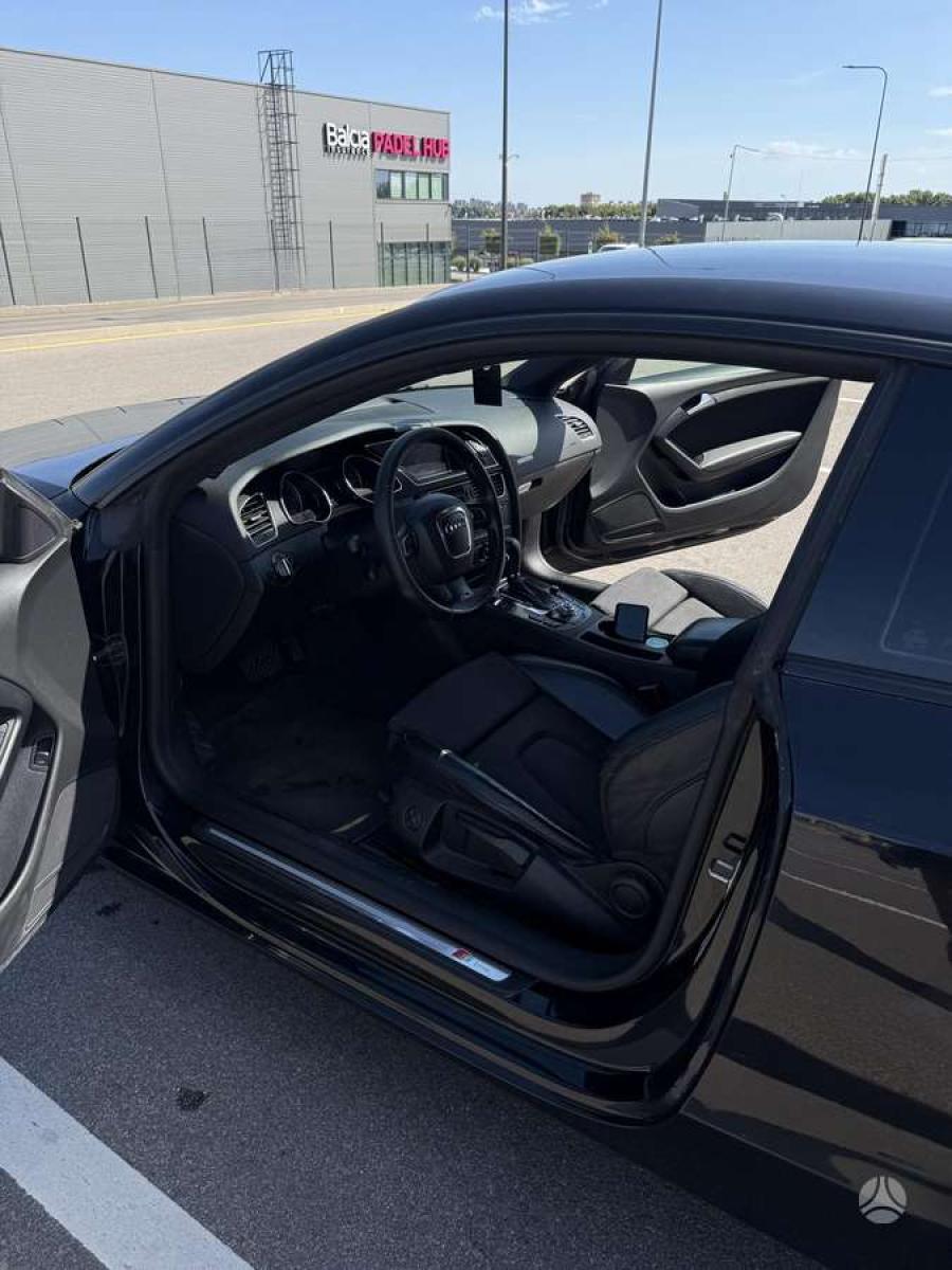 Melns Audi A5 2010 Kauņa, ar dzinēja tilpumu 1.98 L un nobraukumu 214 tūkst. km par 5000 €, foto 15 vietnē AUTOMOTO.COM.LV