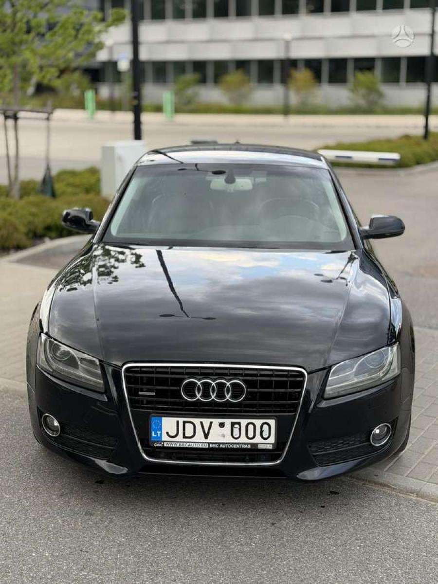 Black Audi A5 2010 in Vilnius, with an engine capacity of 0.00 L and mileage of 294 thousand km for 4000 €, photo 4 on AUTOMOTO.COM.LV
