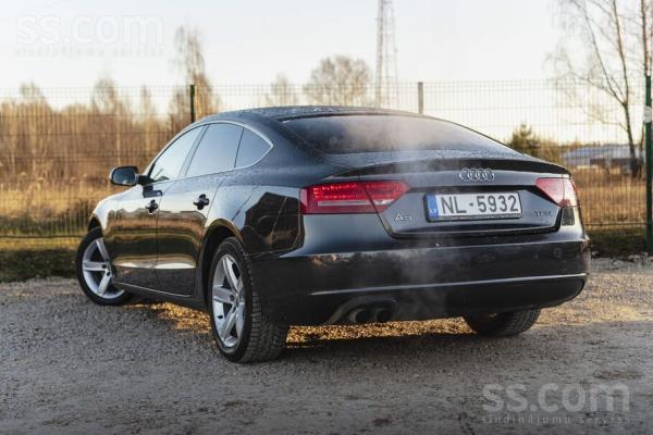 Melns Audi A5 2011 Rīga, ar dzinēja tilpumu 1.80 L un nobraukumu 207 tūkst. km par 7790 €, foto 4 vietnē AUTOMOTO.COM.LV