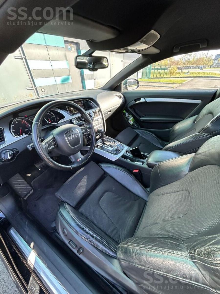 Black Audi A5 2011 in Riga, with an engine capacity of 3.00 L and mileage of 281 thousand km for 9500 €, photo 8 on AUTOMOTO.COM.LV