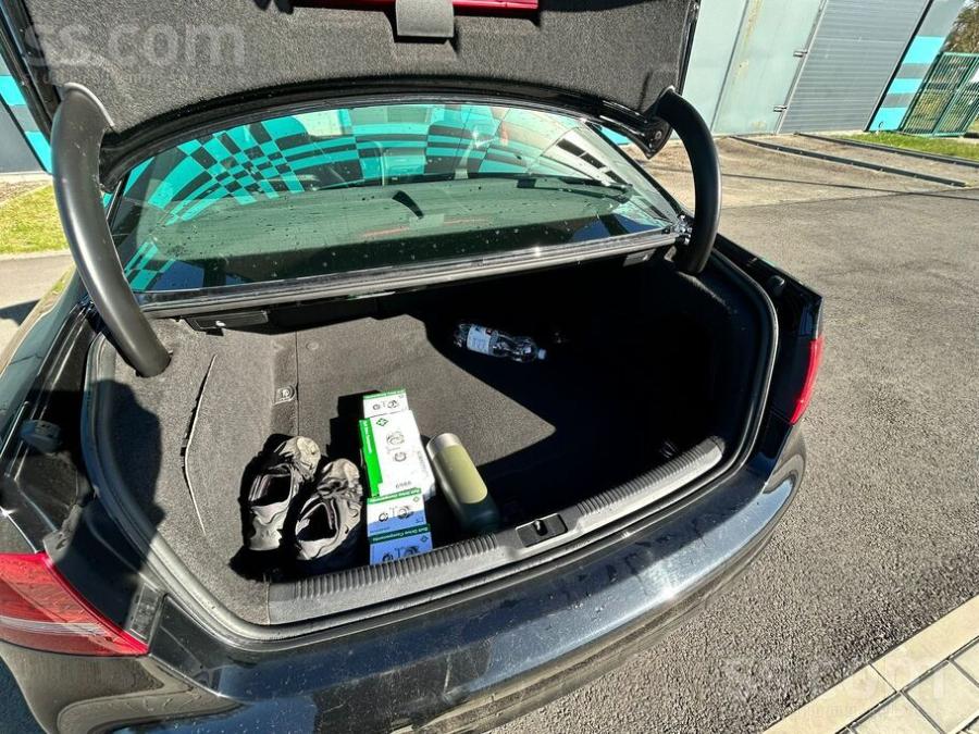 Black Audi A5 2011 in Riga, with an engine capacity of 3.00 L and mileage of 281 thousand km for 9500 €, photo 21 on AUTOMOTO.COM.LV