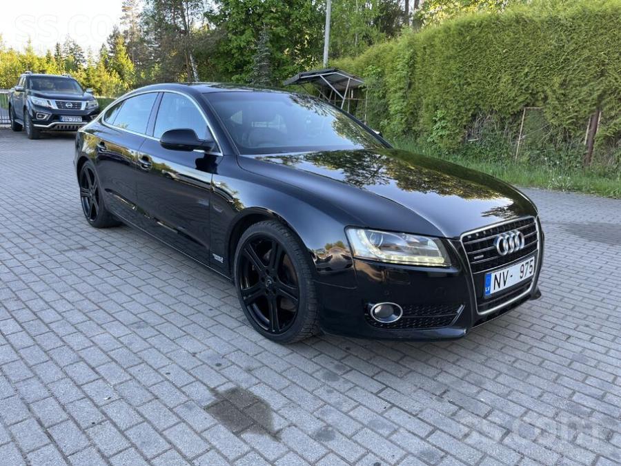 Black Audi A5 2011 in Talsi, with an engine capacity of 3.00 L and mileage of 243 thousand km for 8300 €, photo 1 on AUTOMOTO.COM.LV