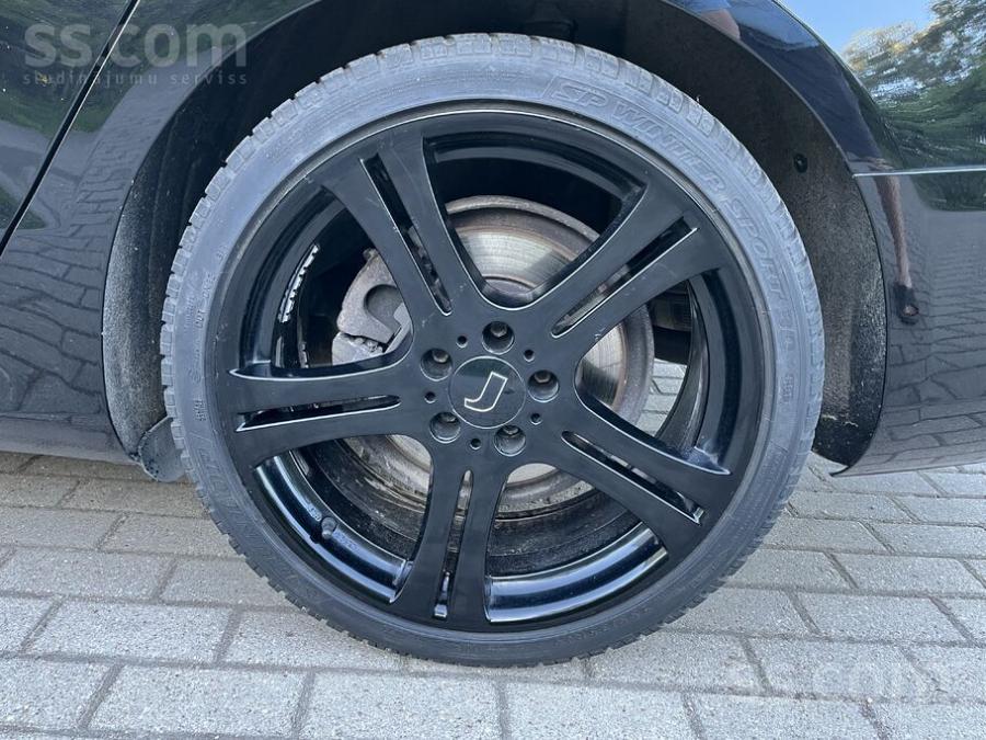 Black Audi A5 2011 in Talsi, with an engine capacity of 3.00 L and mileage of 243 thousand km for 8300 €, photo 18 on AUTOMOTO.COM.LV