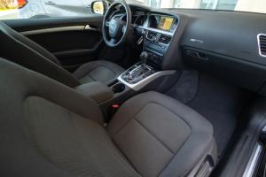 Black Audi A5 2011 in Riga, with an engine capacity of 2.70 L and mileage of 259 thousand km for 8790 €, photo 9 on AUTOMOTO.COM.LV