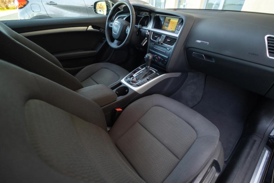 Black Audi A5 2011 in Riga, with an engine capacity of 2.70 L and mileage of 259 thousand km for 8790 €, photo 9 on AUTOMOTO.COM.LV