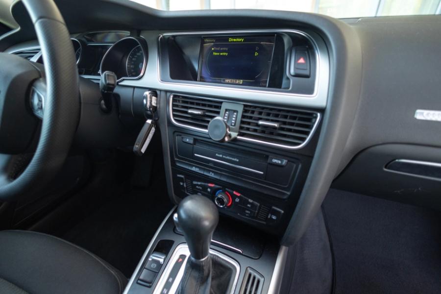 Black Audi A5 2011 in Riga, with an engine capacity of 2.70 L and mileage of 259 thousand km for 8790 €, photo 15 on AUTOMOTO.COM.LV