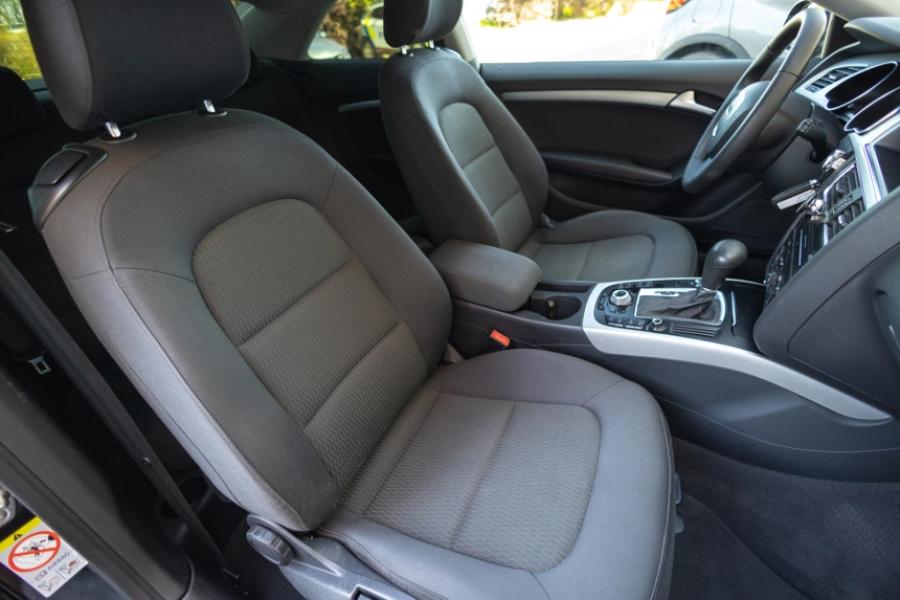 Black Audi A5 2011 in Riga, with an engine capacity of 2.70 L and mileage of 259 thousand km for 8790 €, photo 16 on AUTOMOTO.COM.LV