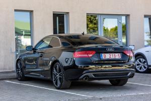 Black Audi A5 2011 in Riga, with an engine capacity of 2.70 L and mileage of 259 thousand km for 8790 €, photo 22 on AUTOMOTO.COM.LV