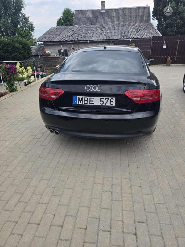 Melns Audi A5 2011 Viļņa, ar dzinēja tilpumu 1.97 L un nobraukumu 350 tūkst. km par 5000 €, foto 3 vietnē AUTOMOTO.COM.LV