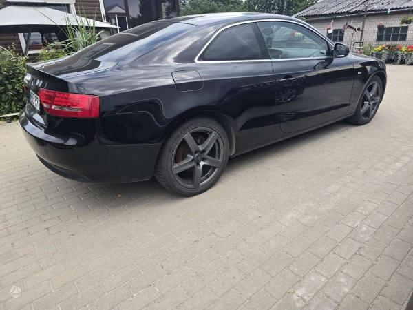 Melns Audi A5 2011 Viļņa, ar dzinēja tilpumu 1.97 L un nobraukumu 350 tūkst. km par 5000 €, foto 4 vietnē AUTOMOTO.COM.LV