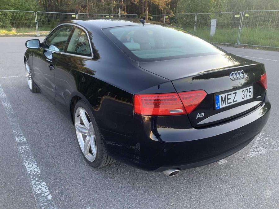 Black Audi A5 2011 in Vilnius, with an engine capacity of 2.97 L and mileage of 354 thousand km for 7700 €, photo 6 on AUTOMOTO.COM.LV