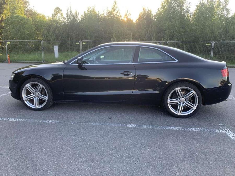 Black Audi A5 2011 in Vilnius, with an engine capacity of 2.97 L and mileage of 354 thousand km for 7700 €, photo 7 on AUTOMOTO.COM.LV