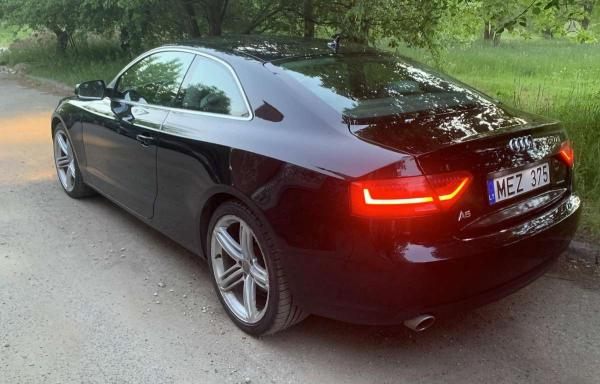 Melns Audi A5 2011 Viļņa, ar dzinēja tilpumu 2.97 L un nobraukumu 354 tūkst. km par 7700 €, foto 8 vietnē AUTOMOTO.COM.LV