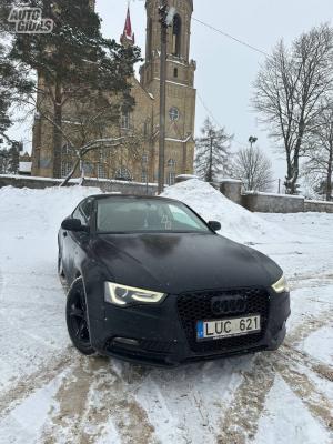 Melns Audi A5 2012 Viļņa, ar dzinēja tilpumu 2.00 L un nobraukumu 221 tūkst. km par 8500 €, foto  vietnē AUTOMOTO.COM.LV