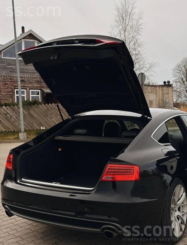 Black Audi A5 2012 in Liepaja, with an engine capacity of 1.80 L and mileage of 194 thousand km for 11500 €, photo 4 on AUTOMOTO.COM.LV