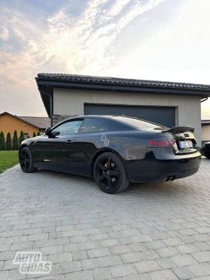 Black Audi A5 2012 in Vilnius, with an engine capacity of 2.00 L and mileage of 230 thousand km for 9999 €, photo 8 on AUTOMOTO.COM.LV