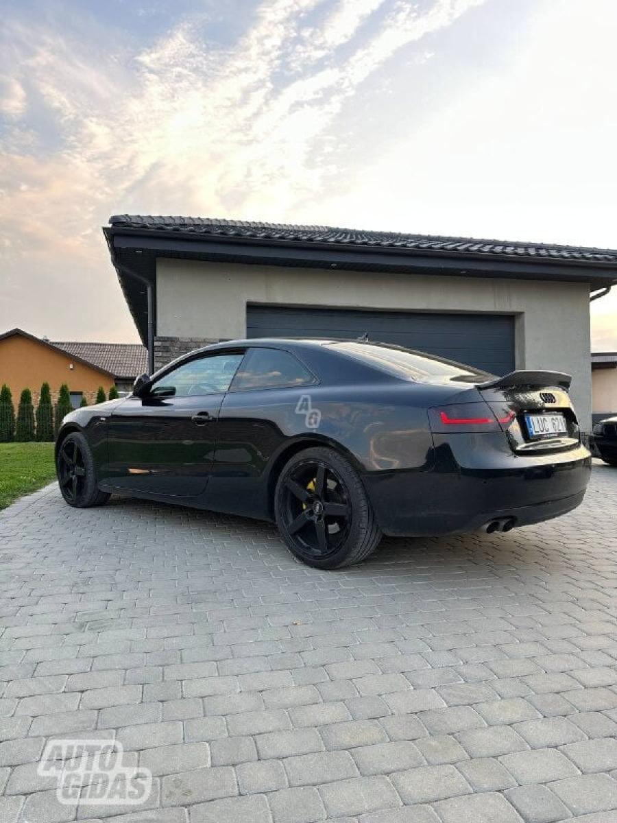 Black Audi A5 2012 in Vilnius, with an engine capacity of 2.00 L and mileage of 230 thousand km for 9999 €, photo 8 on AUTOMOTO.COM.LV