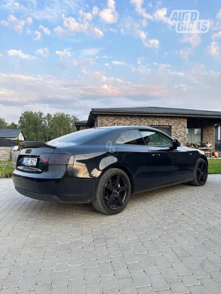 Black Audi A5 2012 in Vilnius, with an engine capacity of 2.00 L and mileage of 230 thousand km for 9999 €, photo 9 on AUTOMOTO.COM.LV