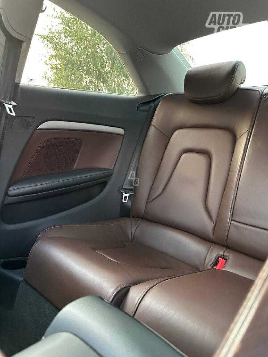 Black Audi A5 2012 in Vilnius, with an engine capacity of 2.00 L and mileage of 230 thousand km for 9999 €, photo 13 on AUTOMOTO.COM.LV