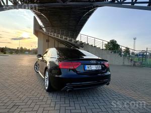 Black Audi A5 2012 in Riga, with an engine capacity of 1.80 L and mileage of 242 thousand km for 8900 €, photo 4 on AUTOMOTO.COM.LV