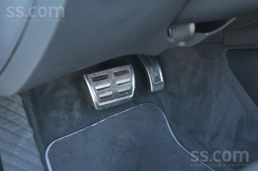 Black Audi A5 2013 in Tukums, with an engine capacity of 2.00 L and mileage of 249 thousand km for 10900 €, photo 33 on AUTOMOTO.COM.LV