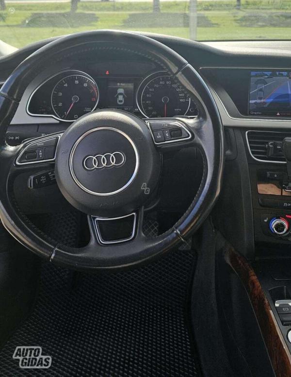 Audi A5 2013 in Kaunas on AUTOMOTO.COM.LV Black Audi A5 2013 in Kaunas, with an engine capacity of 2.00 L and mileage of 174 thousand km for 9000 €, photo 9 on AUTOMOTO.COM.LV