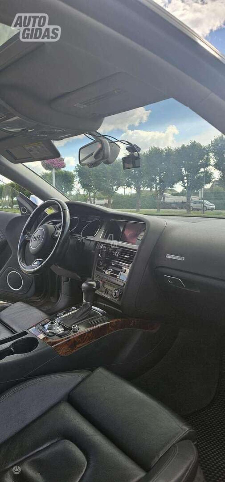 Black Audi A5 2013 in Kaunas, with an engine capacity of 2.00 L and mileage of 174 thousand km for 9000 €, photo 11 on AUTOMOTO.COM.LV